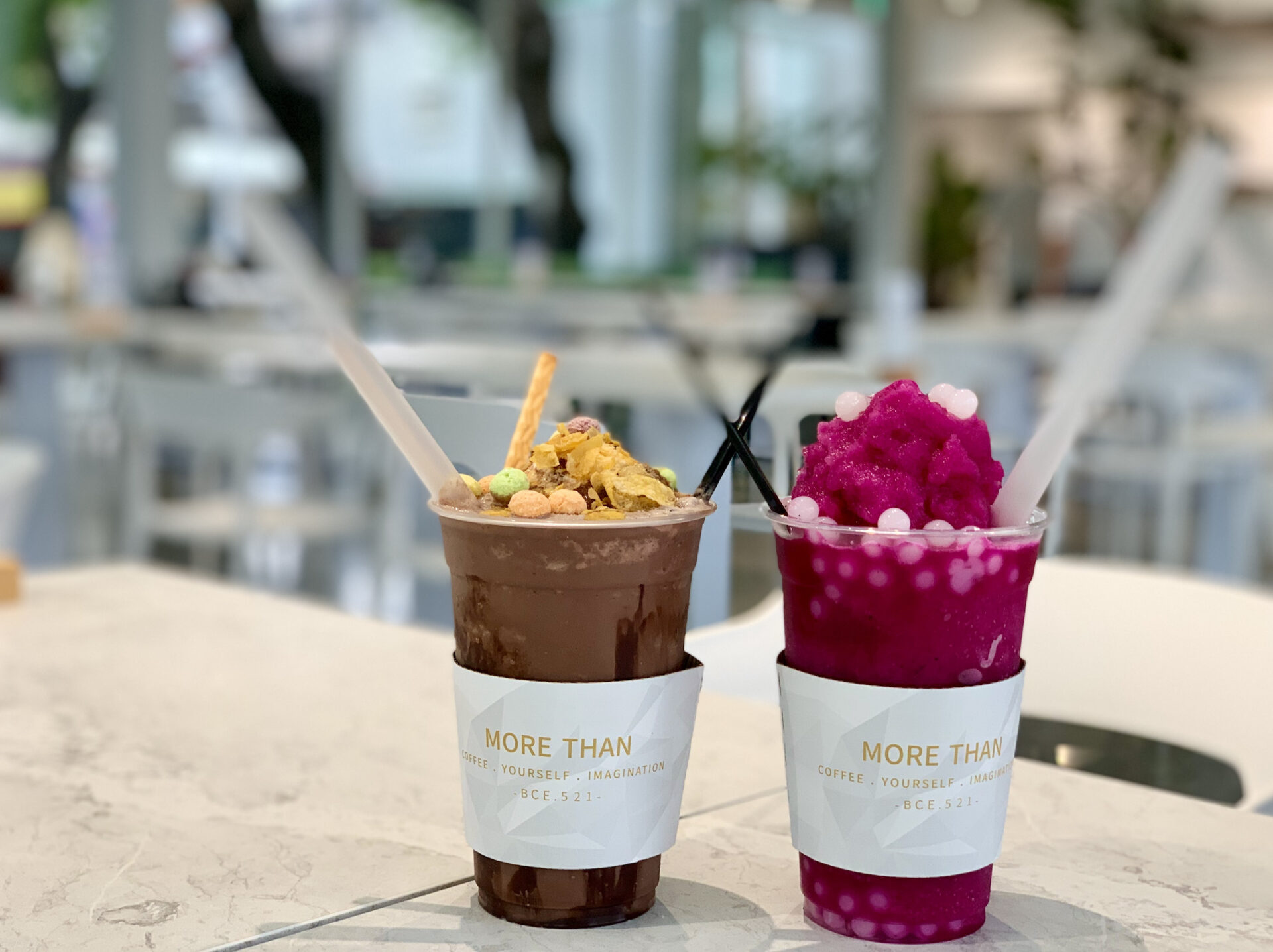 【泮咖啡 PAMMA COFFEE 】湖畔でのんびり！蓮池潭に点在する高雄のシンボルを眺めながらカフェタイム！｜レトロな南国！台湾南部の魅力を ...